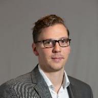 コードから本番環境へ：GitLabを活用した継続的デプロイのガイド